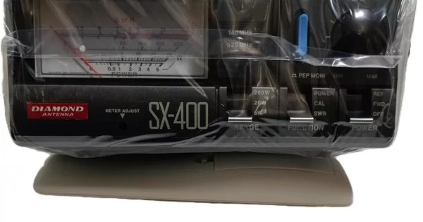 مقياس قوة ومعدل الوقوف الموجي DIAMOND SX400 – SWR & Power Meter